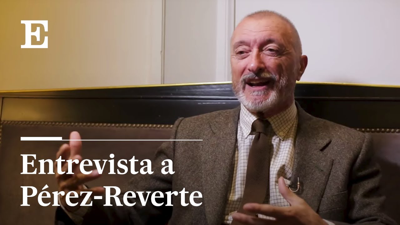 La biblioteca de Pérez-Reverte - YouTube