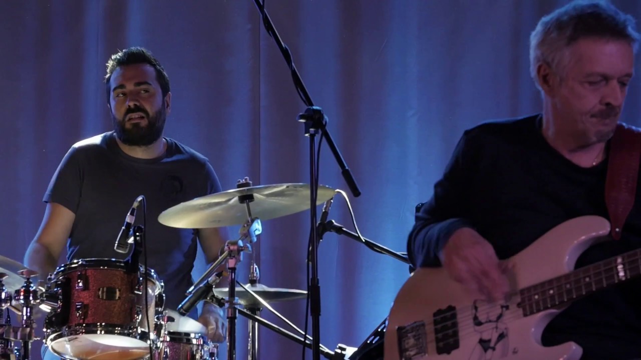 Massimo Moriconi & Mamo Trio - Elettrika vs Batterika 2015 - YouTube