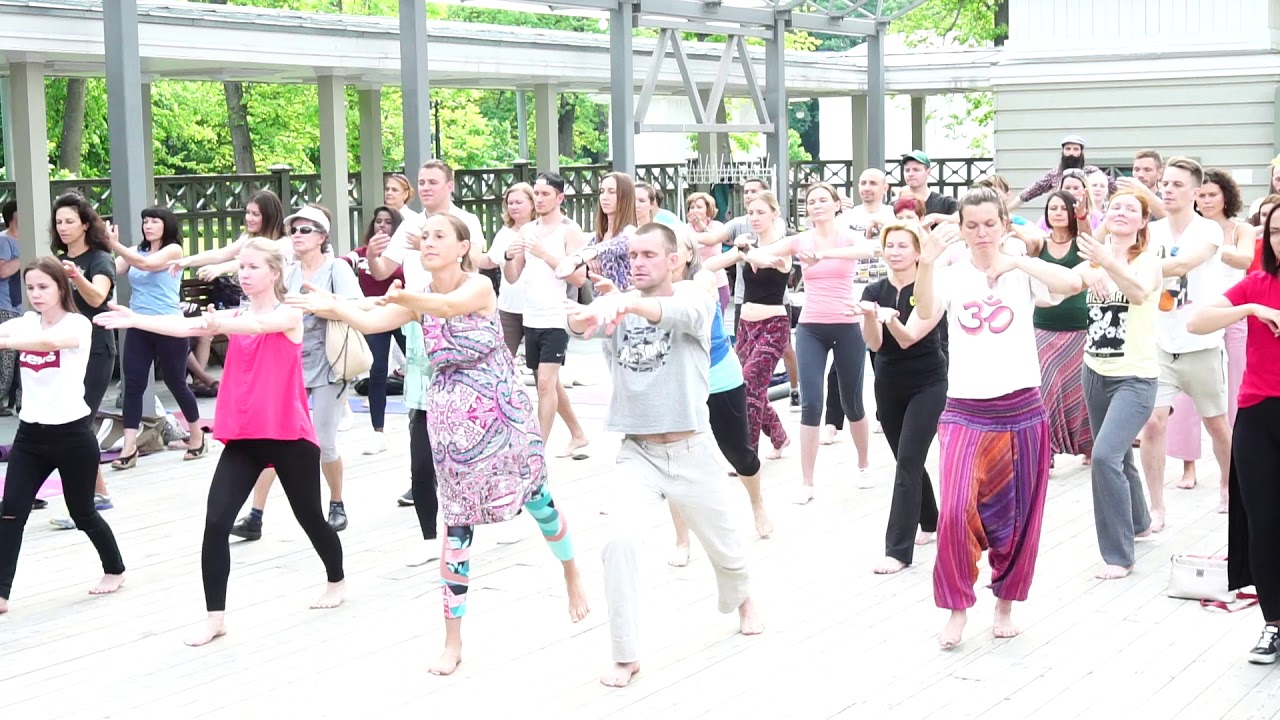 Heart Chakra Dance Meditation During during international Yoga Festival ...