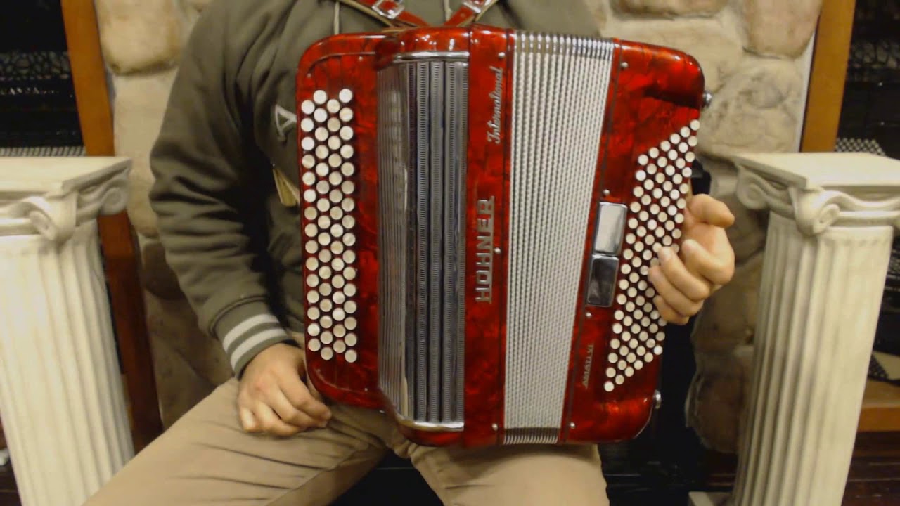 2810 - Red Hohner Amati VI French CBA 4 Row LMM 62 96 $1495 - YouTube