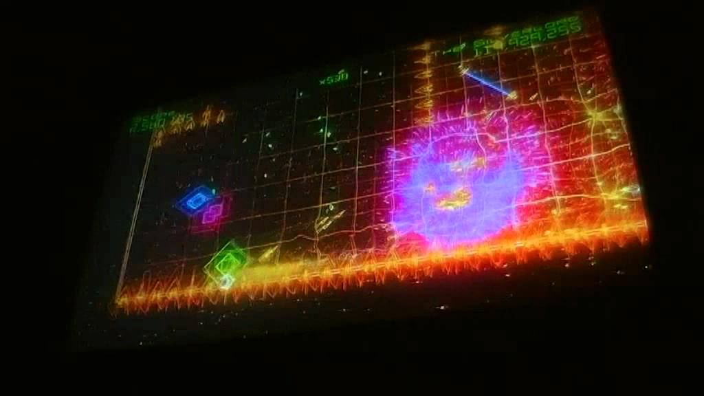 Geometry Wars 2 | Waves | 119M - YouTube