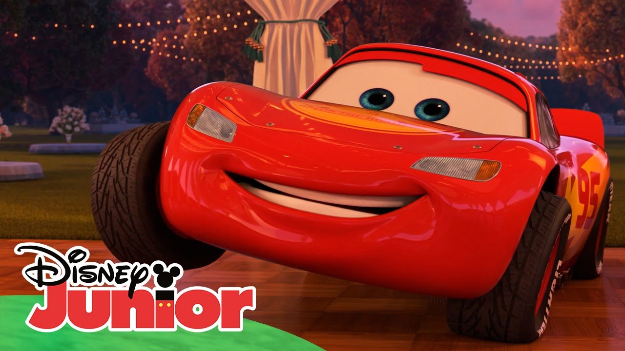 PIXAR CARS: EN LA CARRETERA: La boda 🤵👰 | Disney Junior Oficial - YouTube