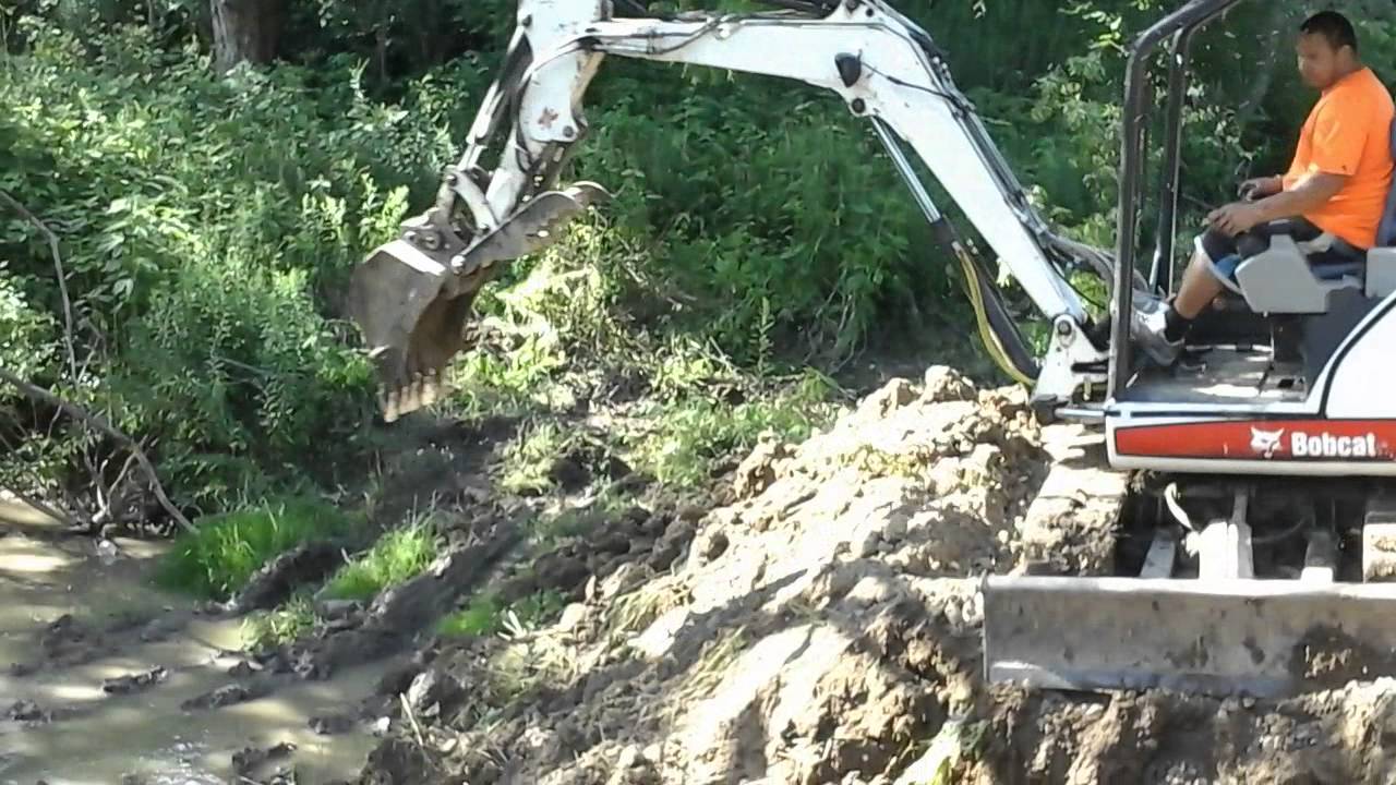 Digging 331 Bobcat mini - YouTube