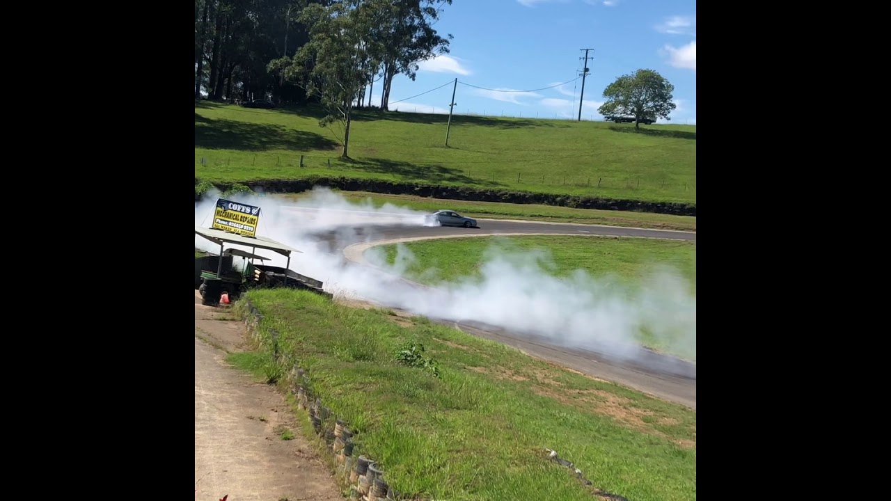 Ba xr6t Raleigh raceway - YouTube