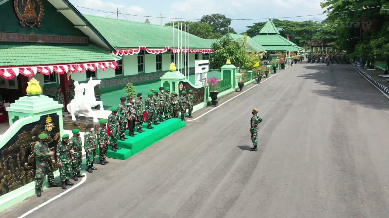 DEFILE TNI KOMCAD KODAM IV DIP - YouTube