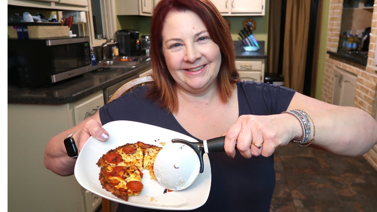 Dollar Tree Healthy Meal | Cauliflower Crust Pizza - YouTube