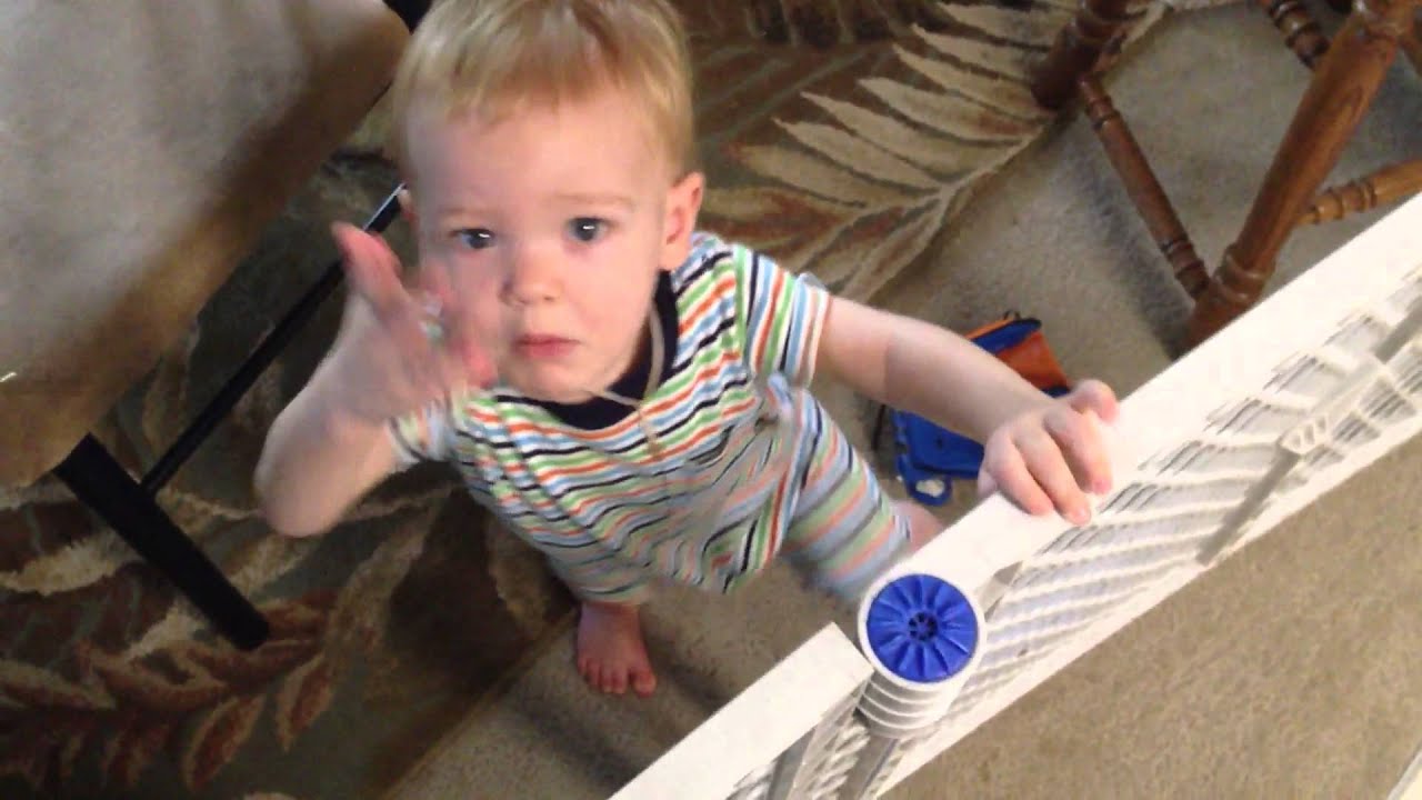 I talk moving my hands - YouTube