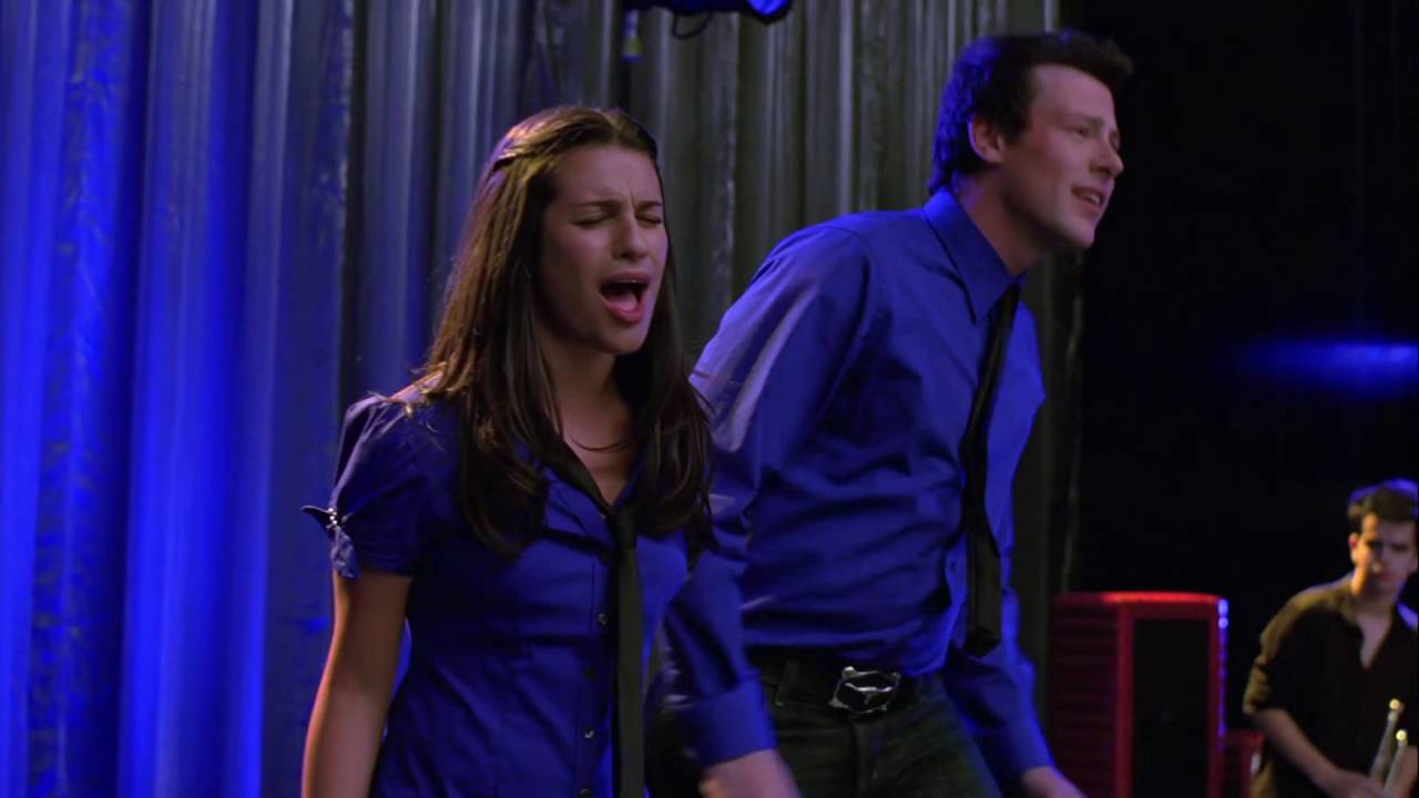 GLEE Full Performance Somebody to Love - YouTube