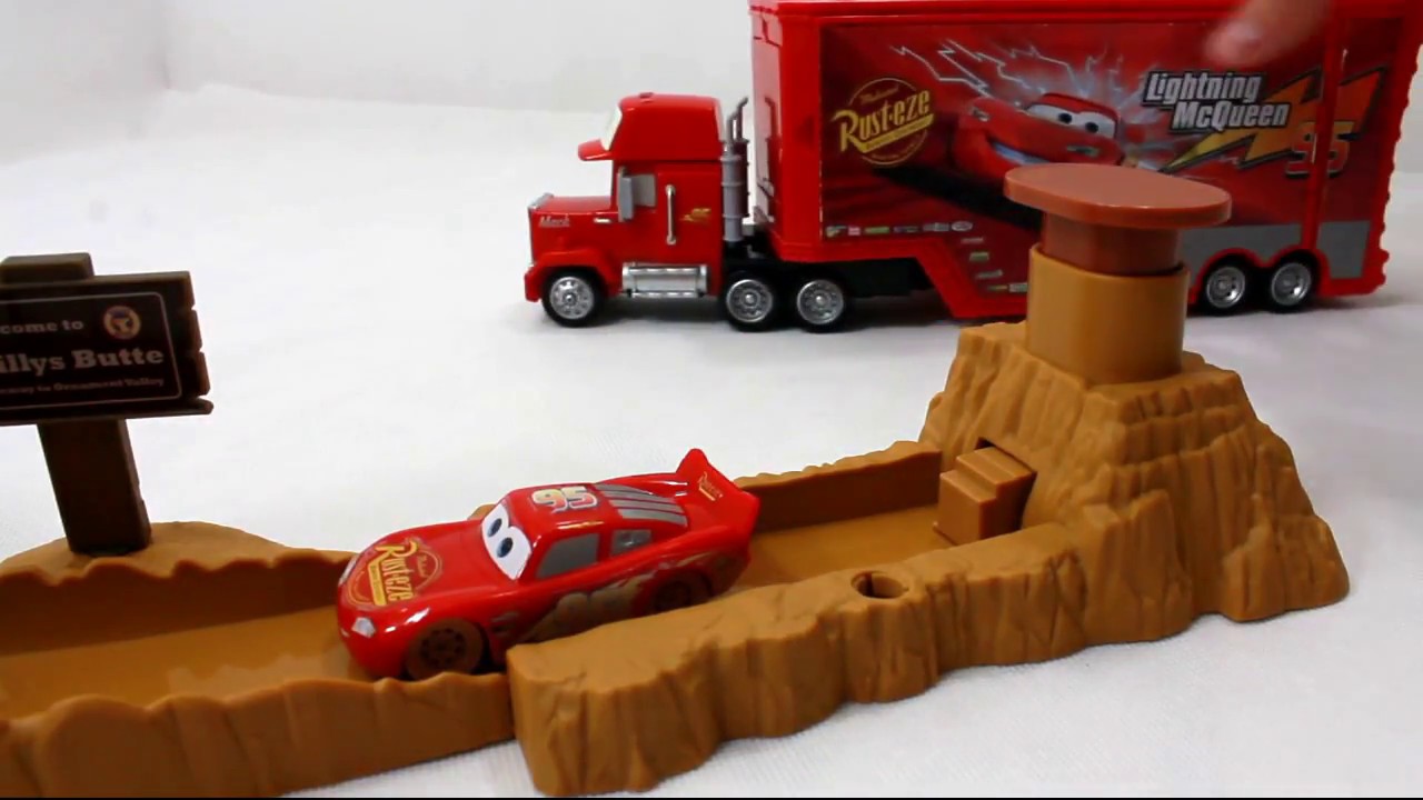 Disney Pixar Cars 3 Willy's Butte Transforming Track Set with Lightning ...