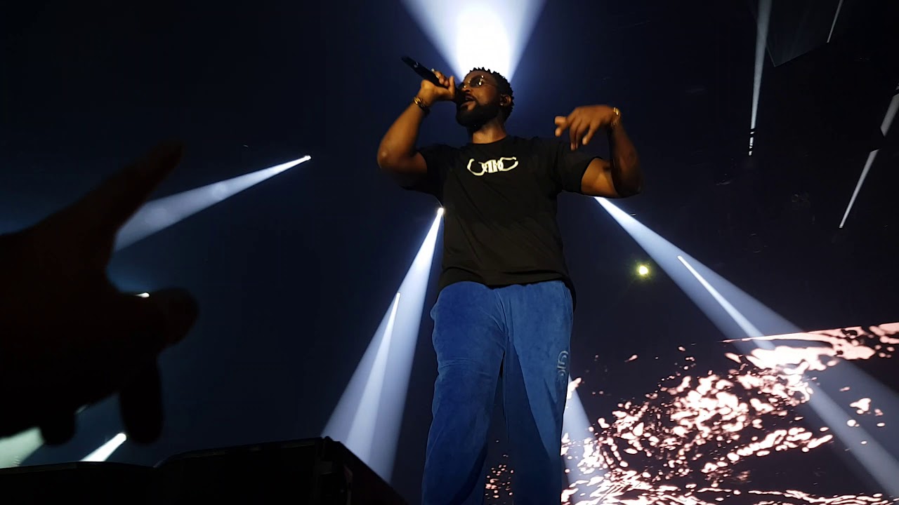 Damso - Θ. Macarena - live à Lyon 26/11/18 - YouTube