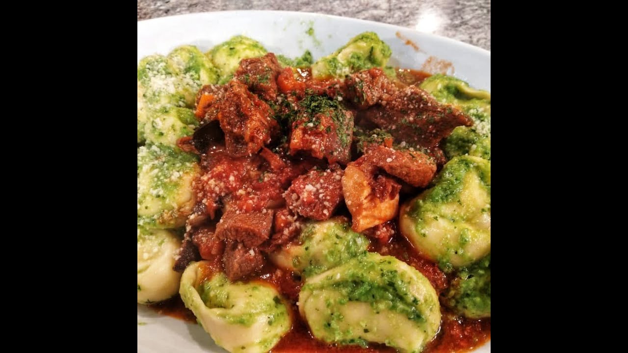 Receta de hoy: Agnolotis con pesto de arvejas y estofado - YouTube