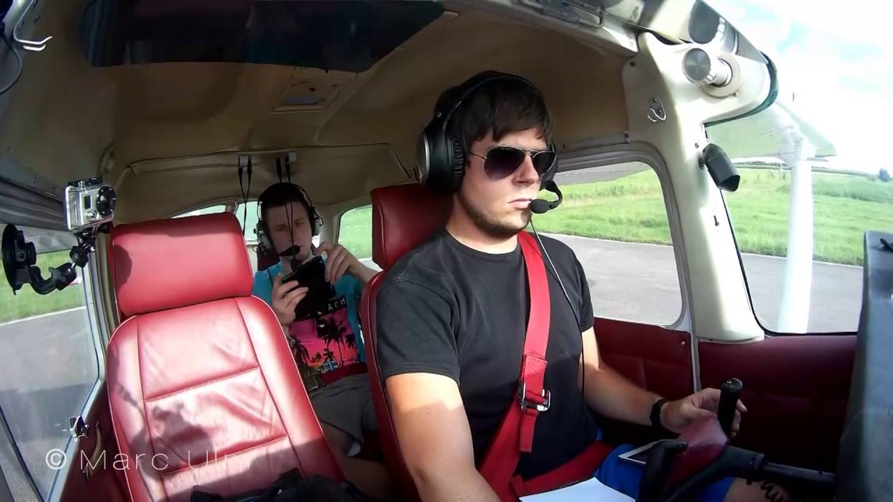 Couple flight Cessna 172 Diesel Skyhawk - YouTube