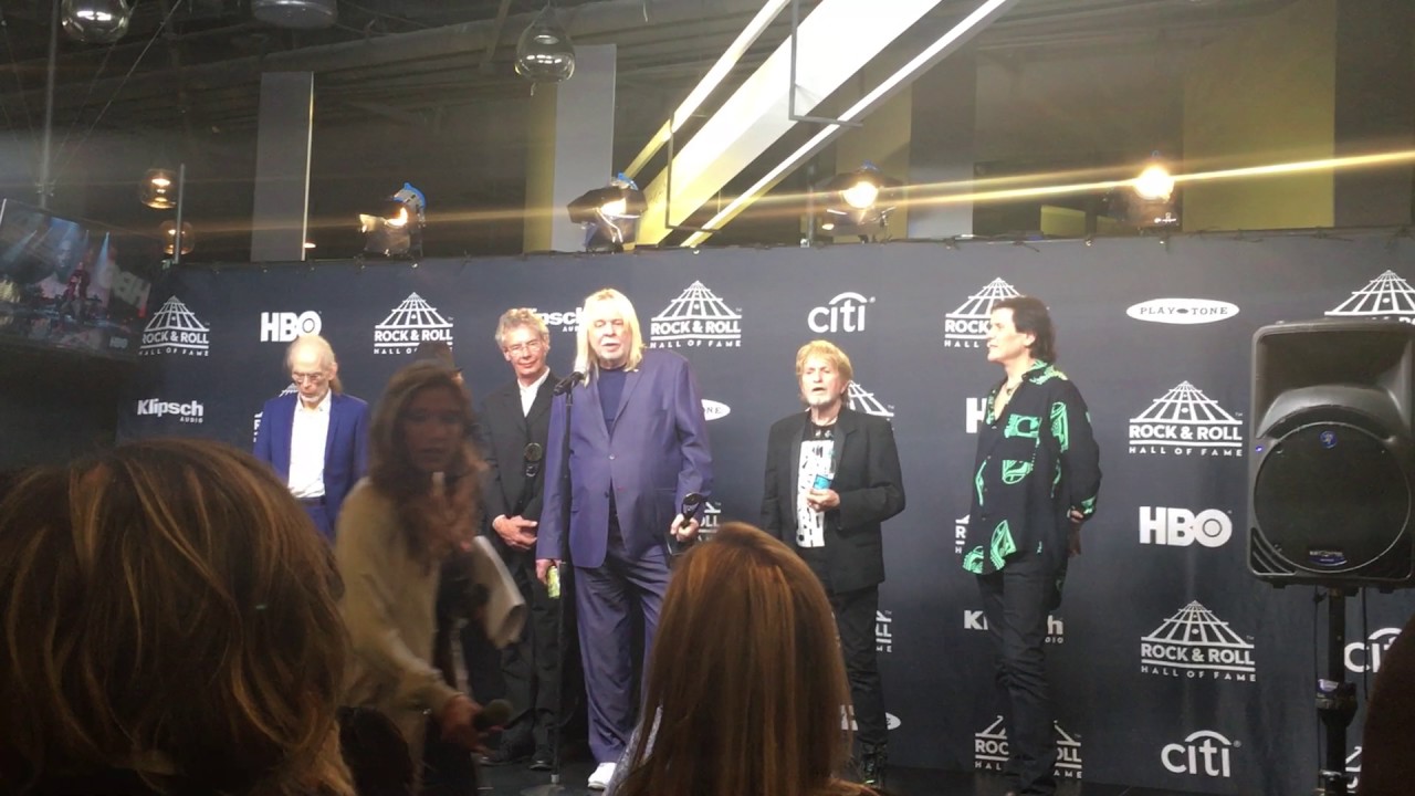 Yes band members speak backstage at Rock Hall 2017 induction - YouTube