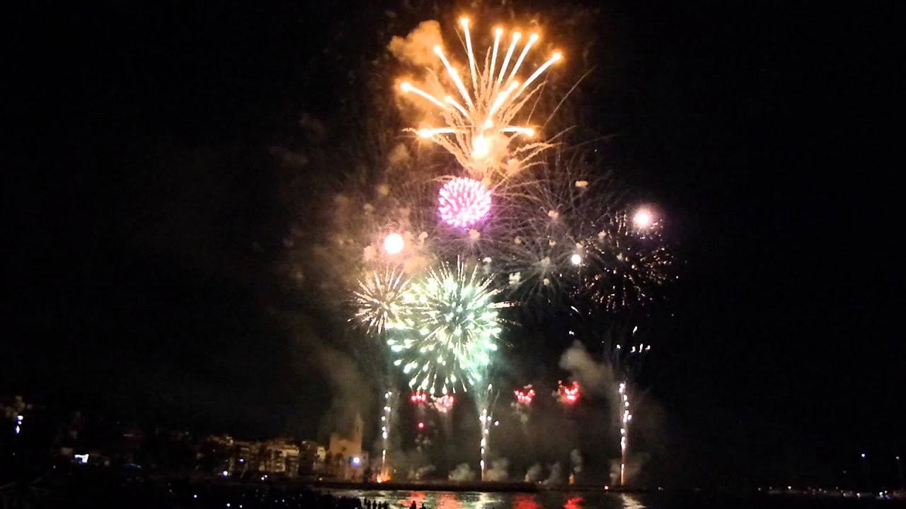 Sitges Fiesta Major - Fireworks Grand Finale 2013 - YouTube