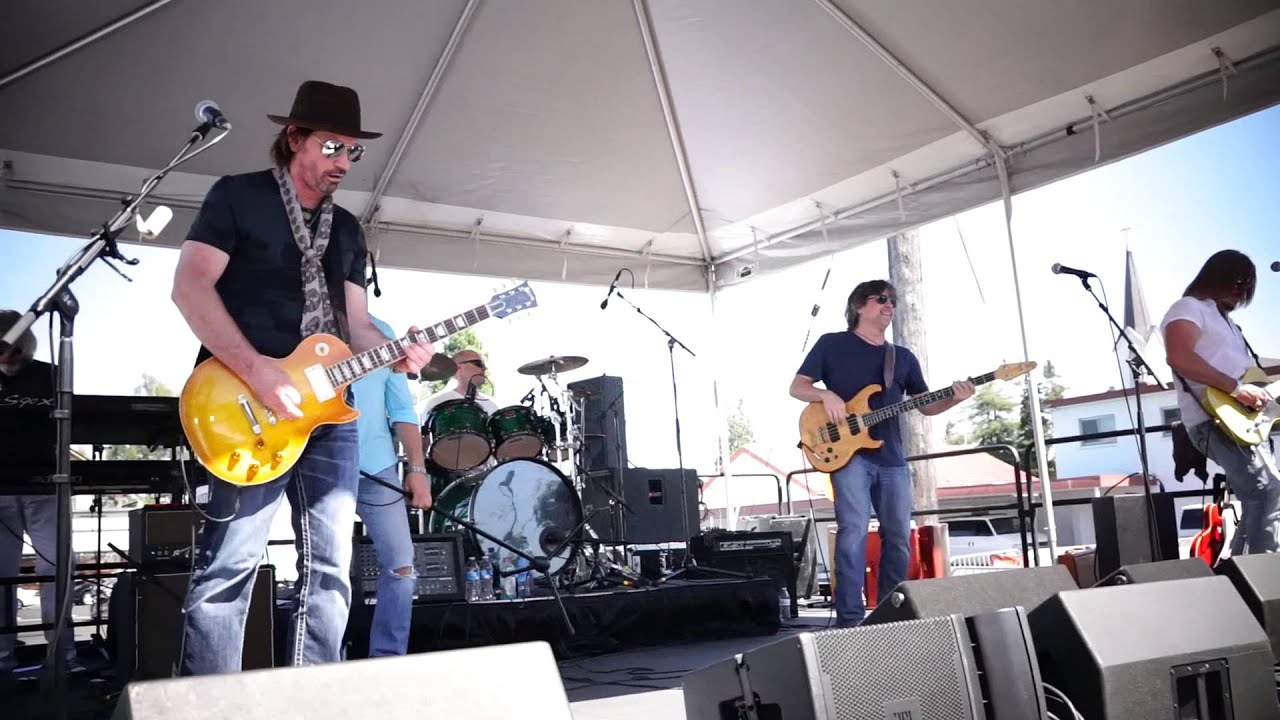 MOSS BROTHERS BAND ~ I DON'T MIND - YouTube