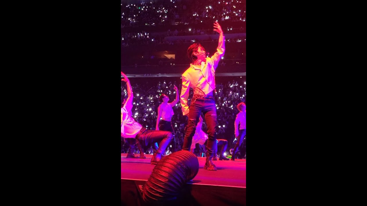 Stray Kids - Venom Intro (Live HD) | Climate Pledge Arena Seattle ...