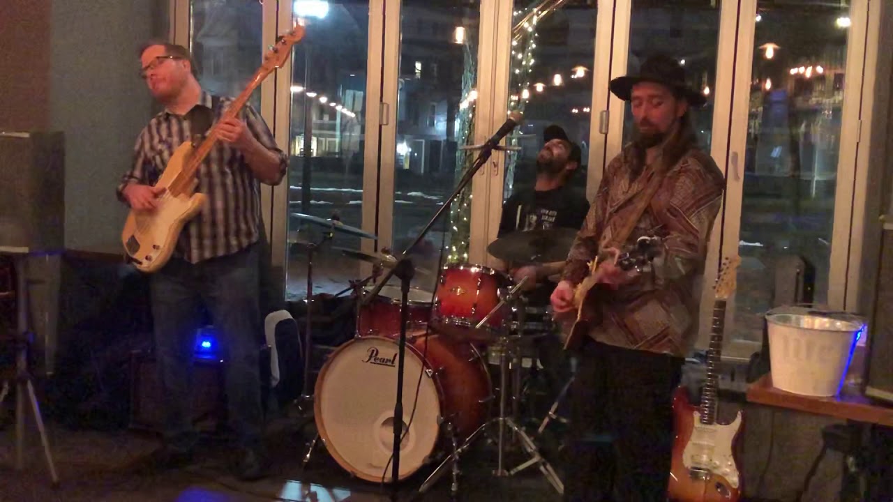 “Flying in Style” Gregg Perry & The Strange Berries - YouTube