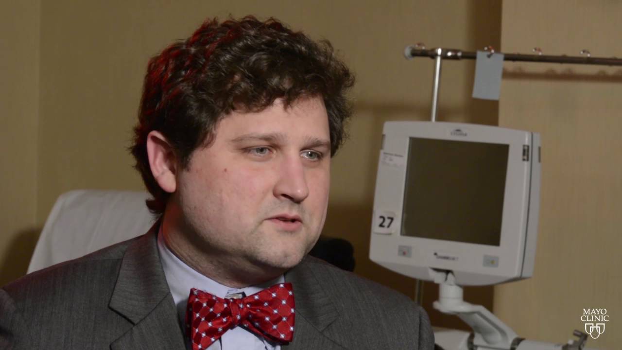 Dr. Justin Kreuter discusses blood donations and Zika - YouTube