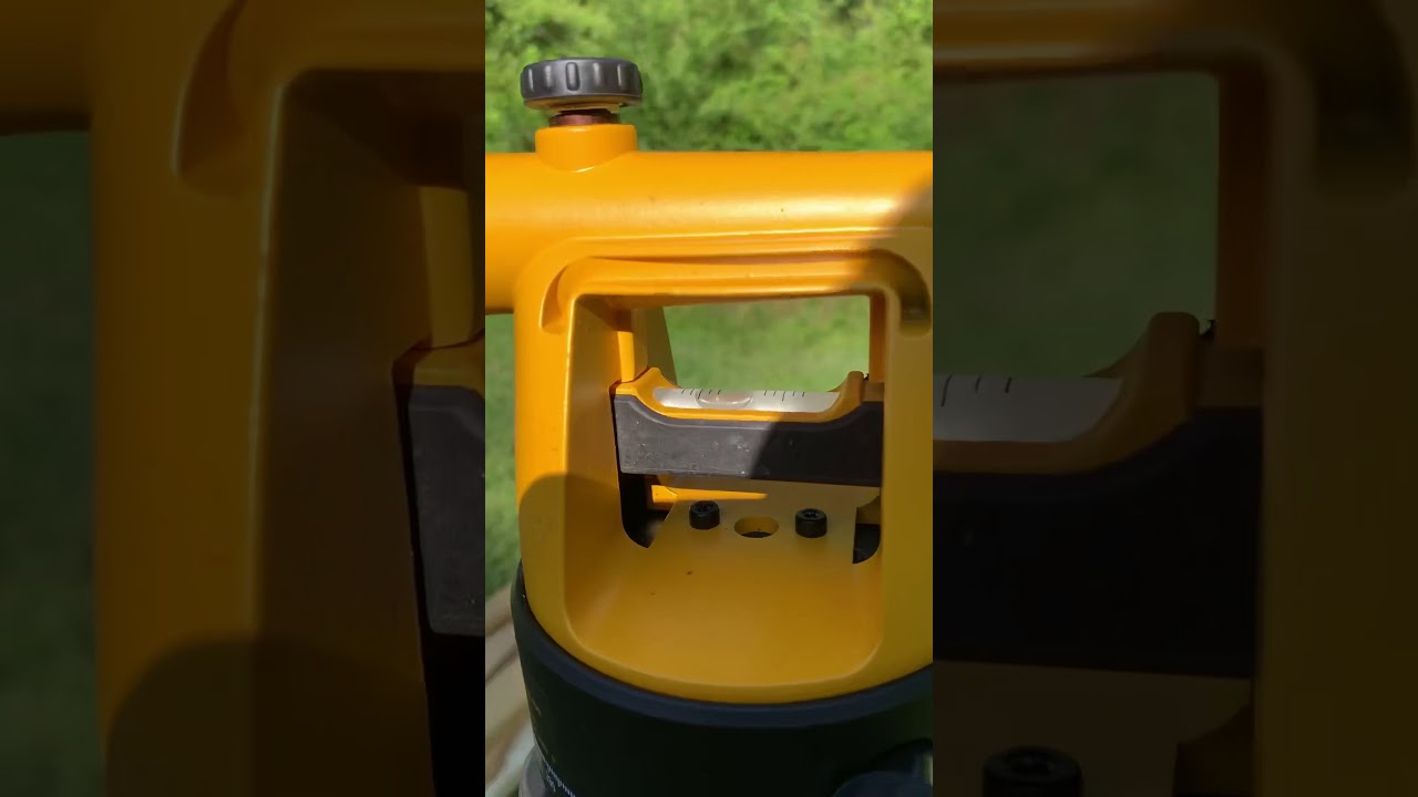 Setting foundations and using a builders level - YouTube