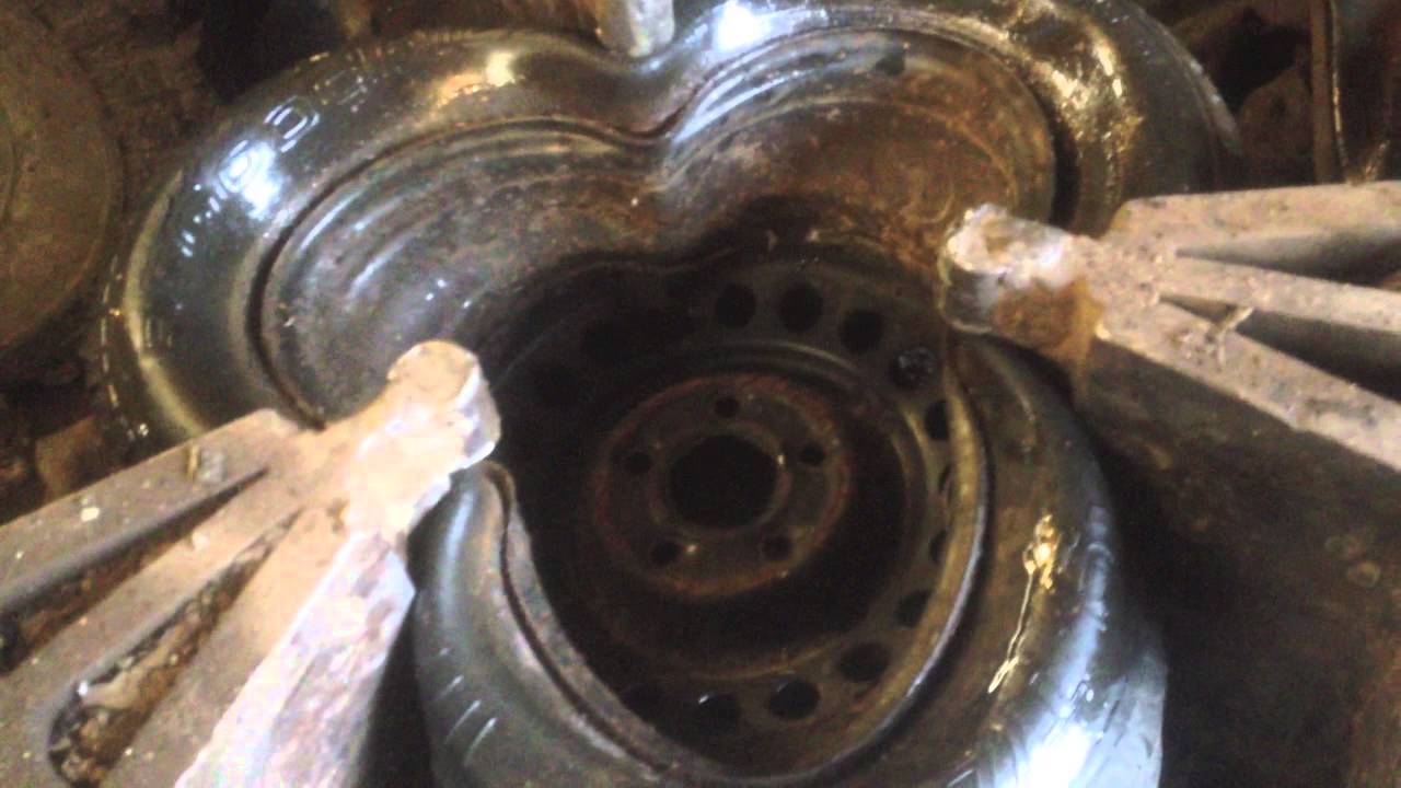Dangerous Job Car Tire/Rim crusher possible explosion - YouTube