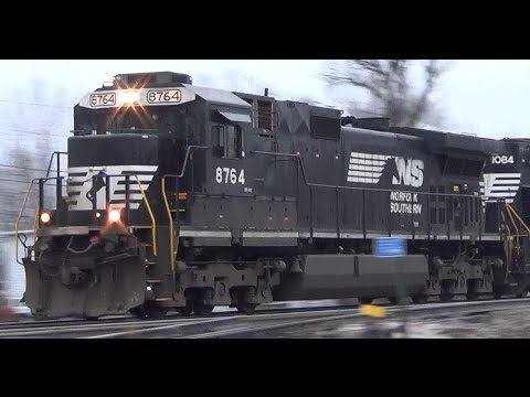 NS 8764 West Mazon, IL 12/27/15 - YouTube