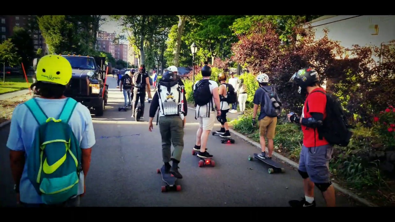 Electric skateboard group ride in NYC - esk8 squad group shred (4K ...