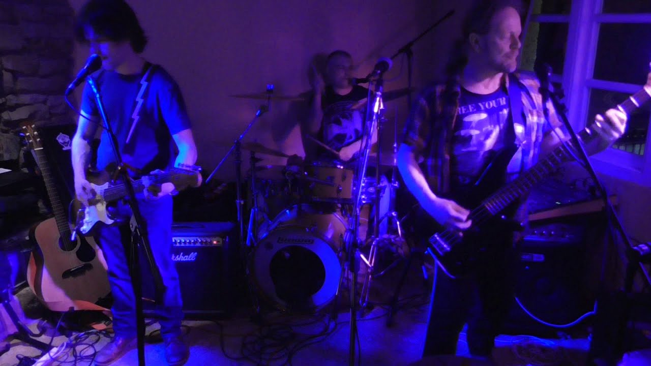 Graham clews band ...ziggy stardust - YouTube