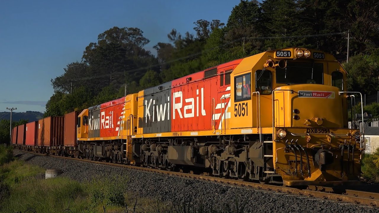 Double DXB’s on KiwiRail Trains J20 & 962 - YouTube