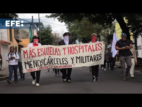 Ciudadanos en San Salvador exigen fin a violaciones de derechos humanos