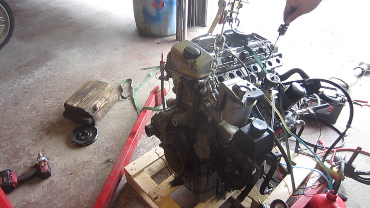 Första start av OM604 med OM601-pump - YouTube