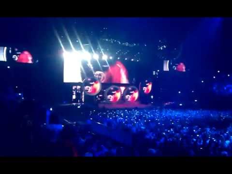 Rihanna Loud tour live Intro @ O2 Arena 22/12/11 - YouTube