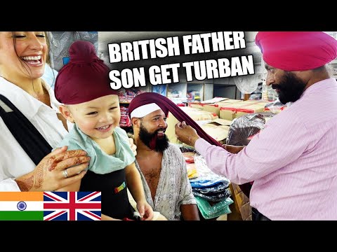 British Father & Son get Turban in Amritsar, India 🇮🇳
