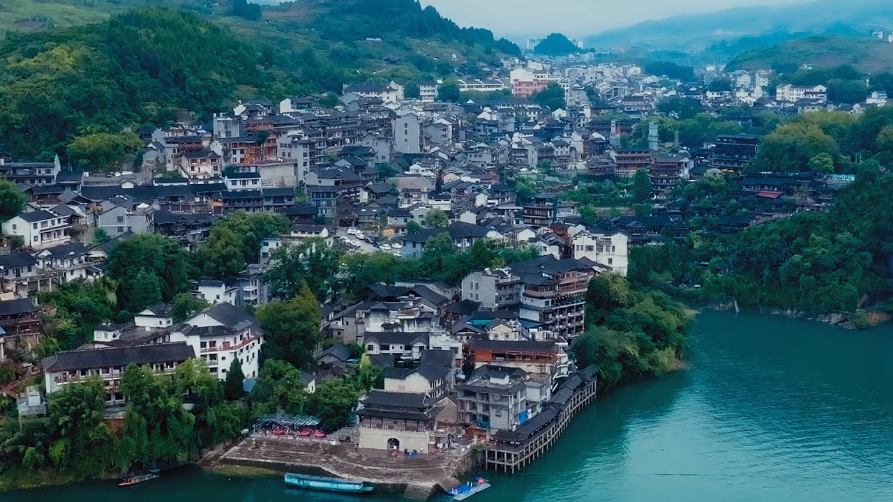 The town hanging on the waterfall——Furong Ancient Town【Curious China ...