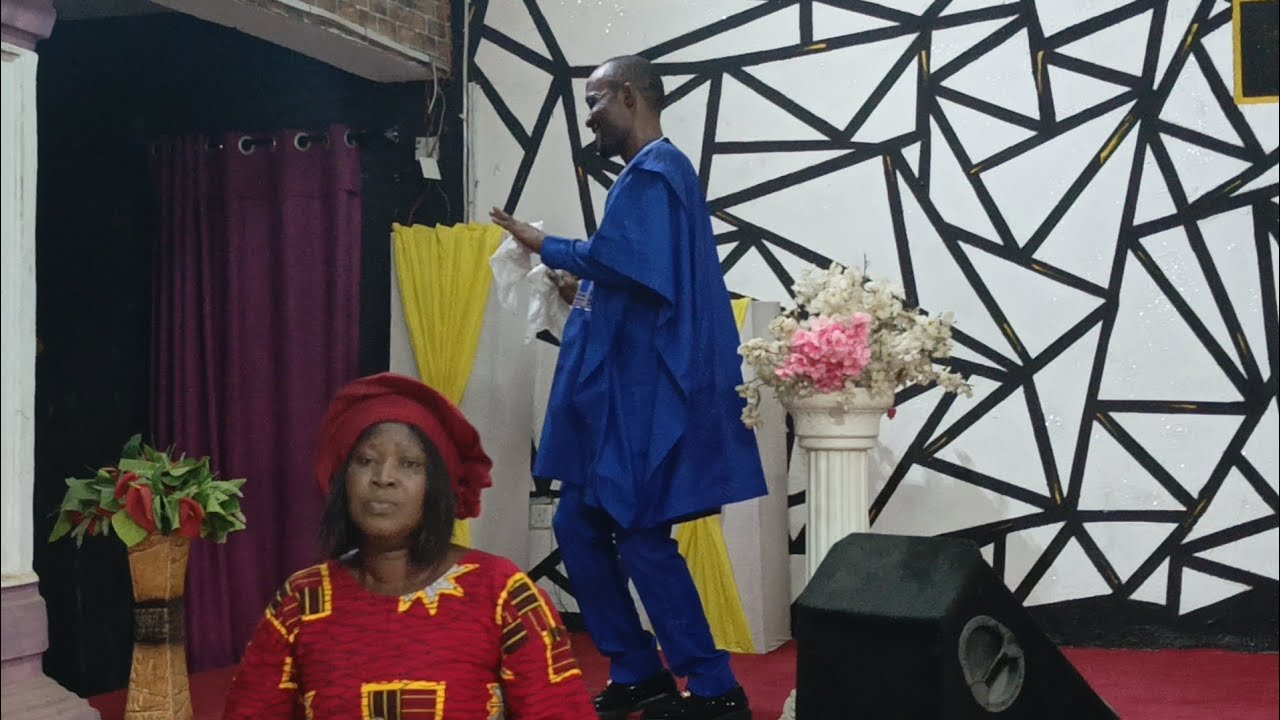 NATIVE CHOIR MINISTERING - YouTube