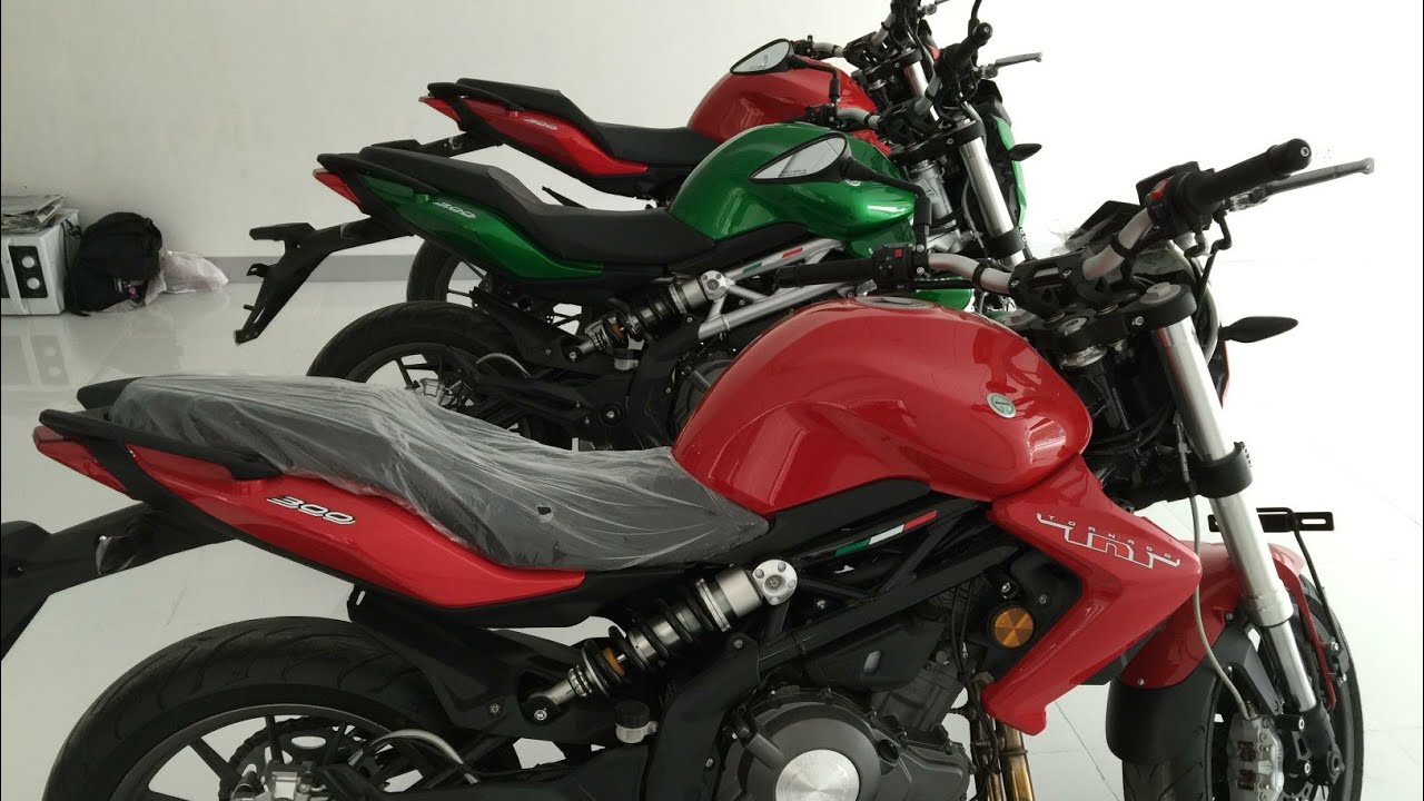 Benelli TNT 300i and 600i in showroom Bhubaneswar - let's have a look ...