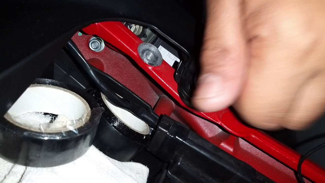 2016 Triumph Daytona 675R LED Turn Signal Relay Install - YouTube