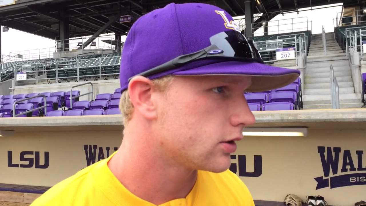 LSU OF Jake Fraley on the Tigers' outfield - YouTube
