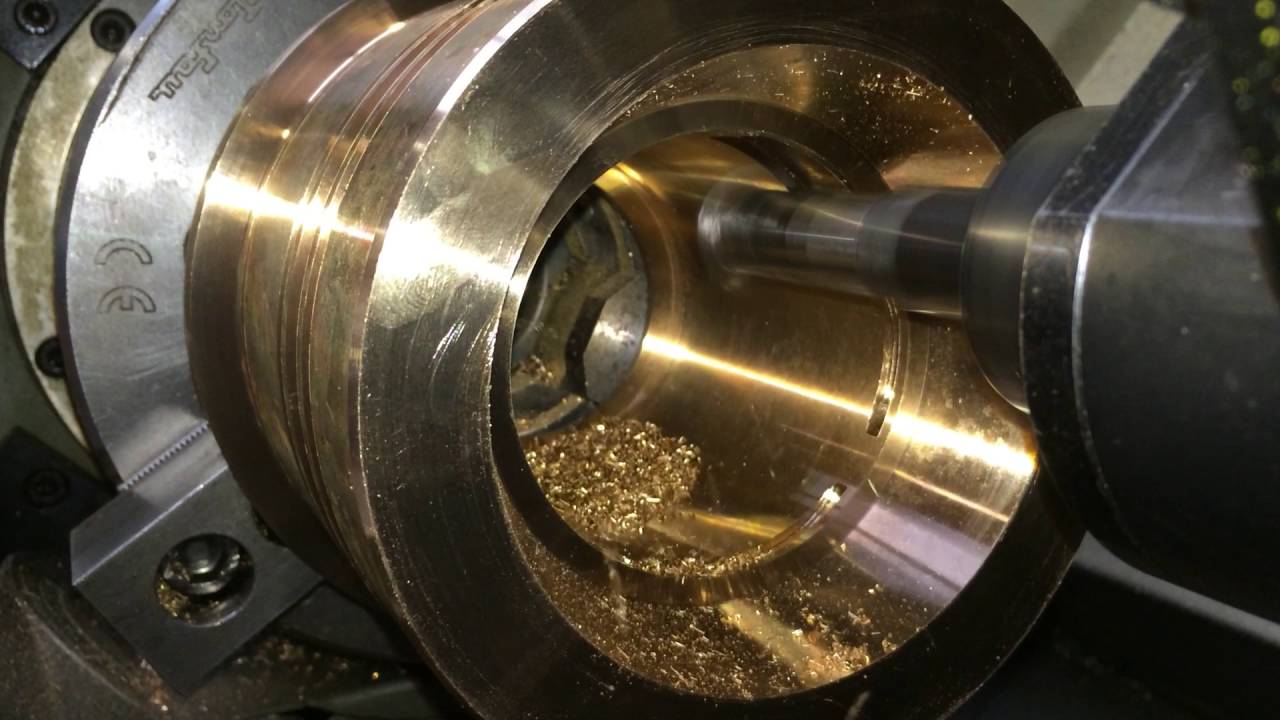 Frezen op een draaibank - YouTube