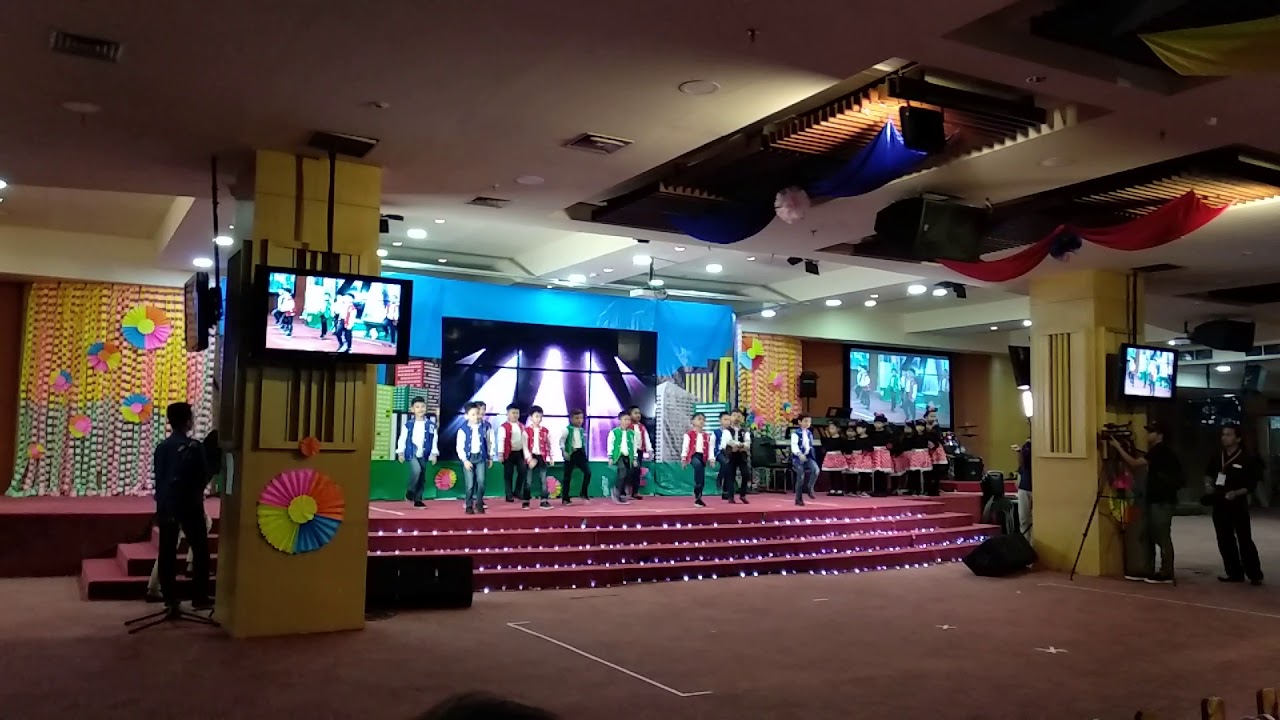 JAC School Jakarta - P1A Class Performing Modern Dance. - YouTube