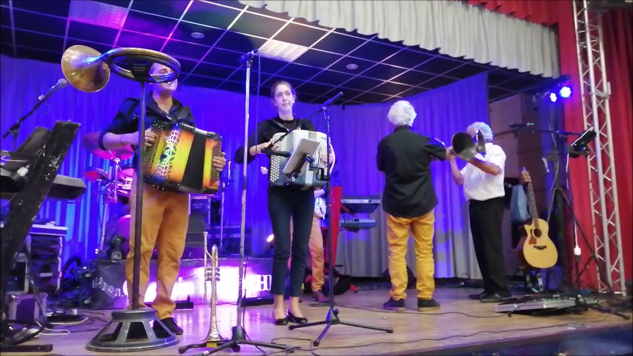 orchestre quentin Laroche a neuvy st sépulchre (36) - YouTube