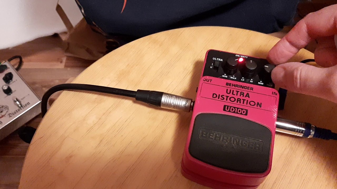 Behringer ultra distortion ud100 - YouTube