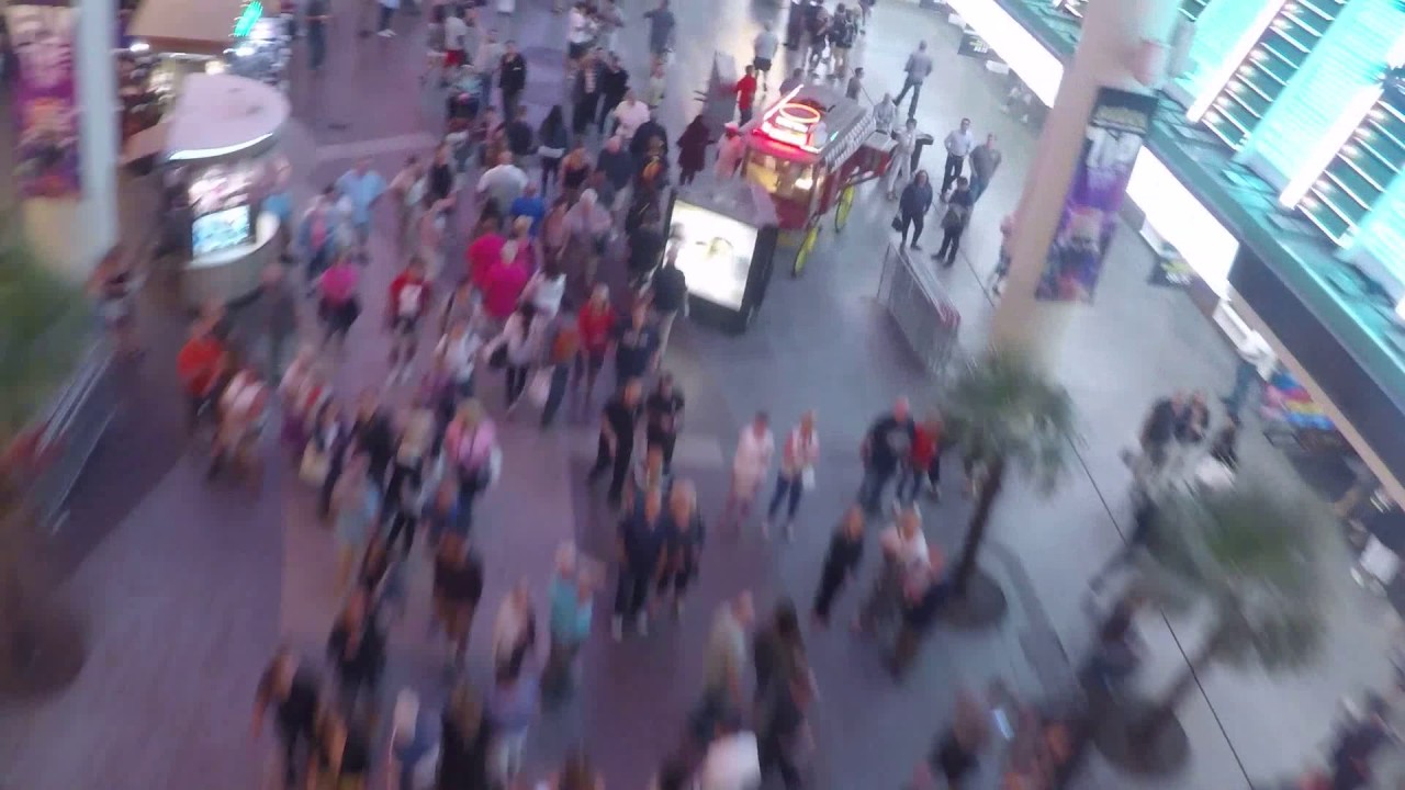 Las Vegas - zip line over Fremont Street - YouTube