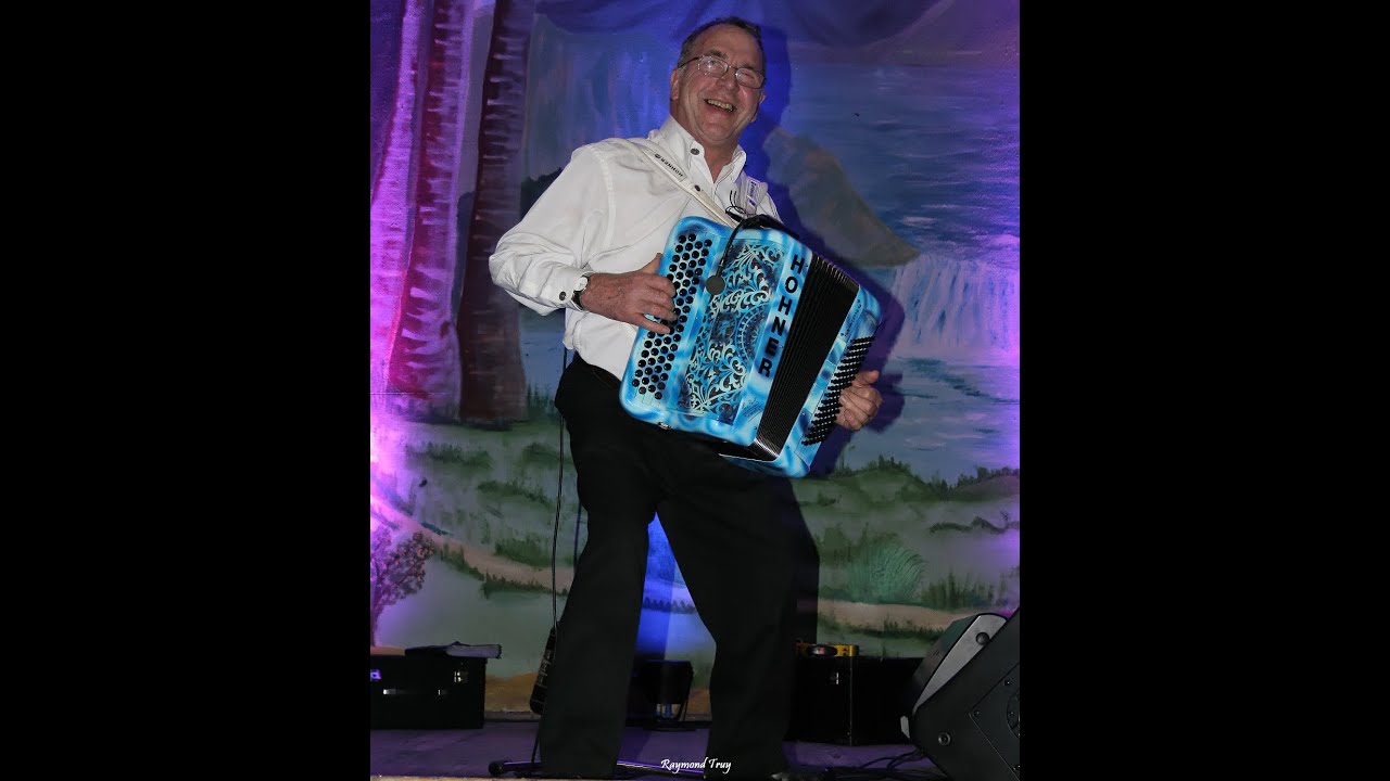 Clip expo Raymond Caille - YouTube