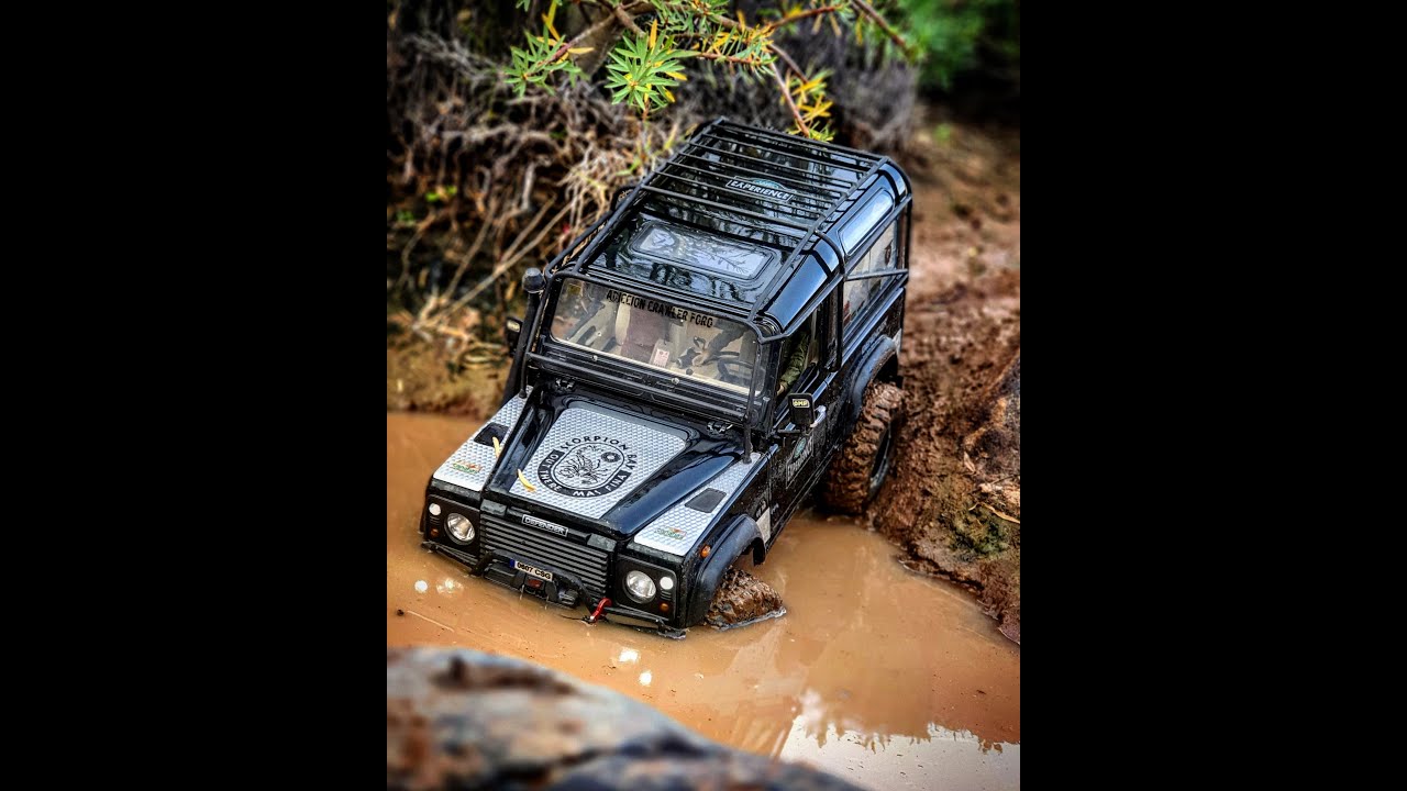 RC Land Rover Defender D90 - HD Scale in the mud - YouTube