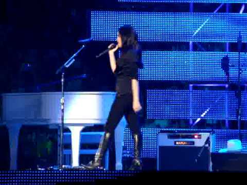 Joe Jonas and Demi Lovato "Make A Wave" live @ Houston Rodeo - YouTube