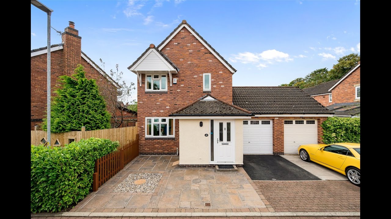 48 Deacons Close - A beautiful link detached family home in the heart ...