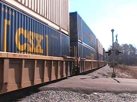 CSX 586 Leads CSX Q128-10 in Tunnel Hill, GA - YouTube