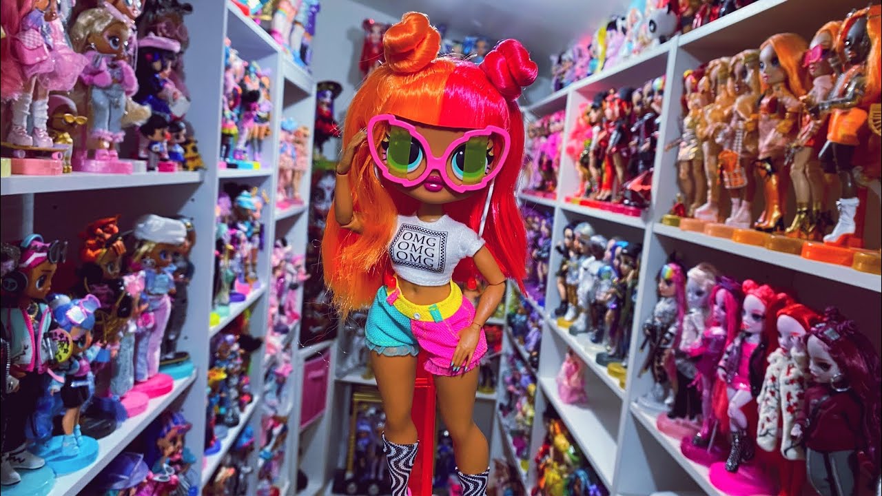 LOL Surprise OMG Neonlicious Looks Unboxing! - YouTube