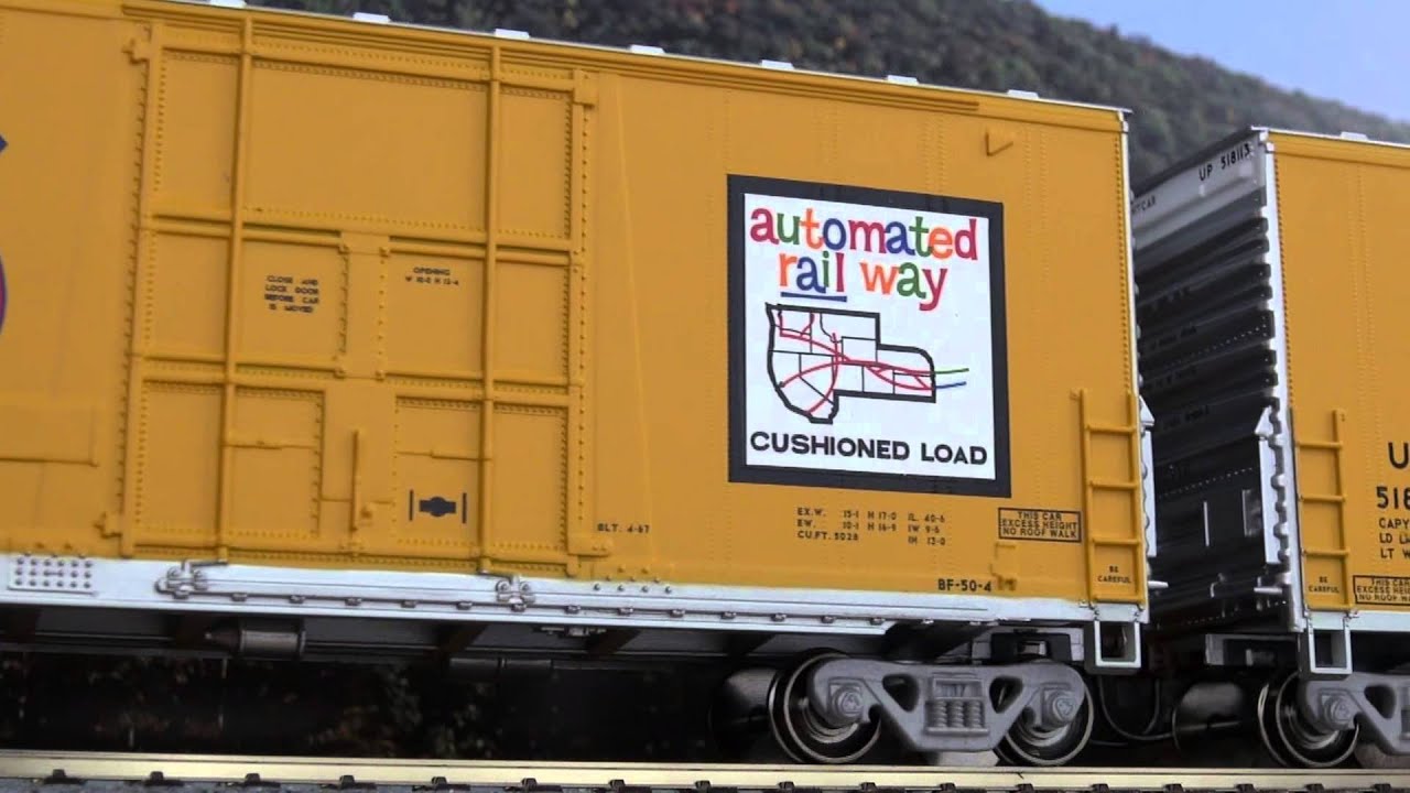 Union Pacific Challenger Veranda Turbine and 11-yellow boxcars caboose ...