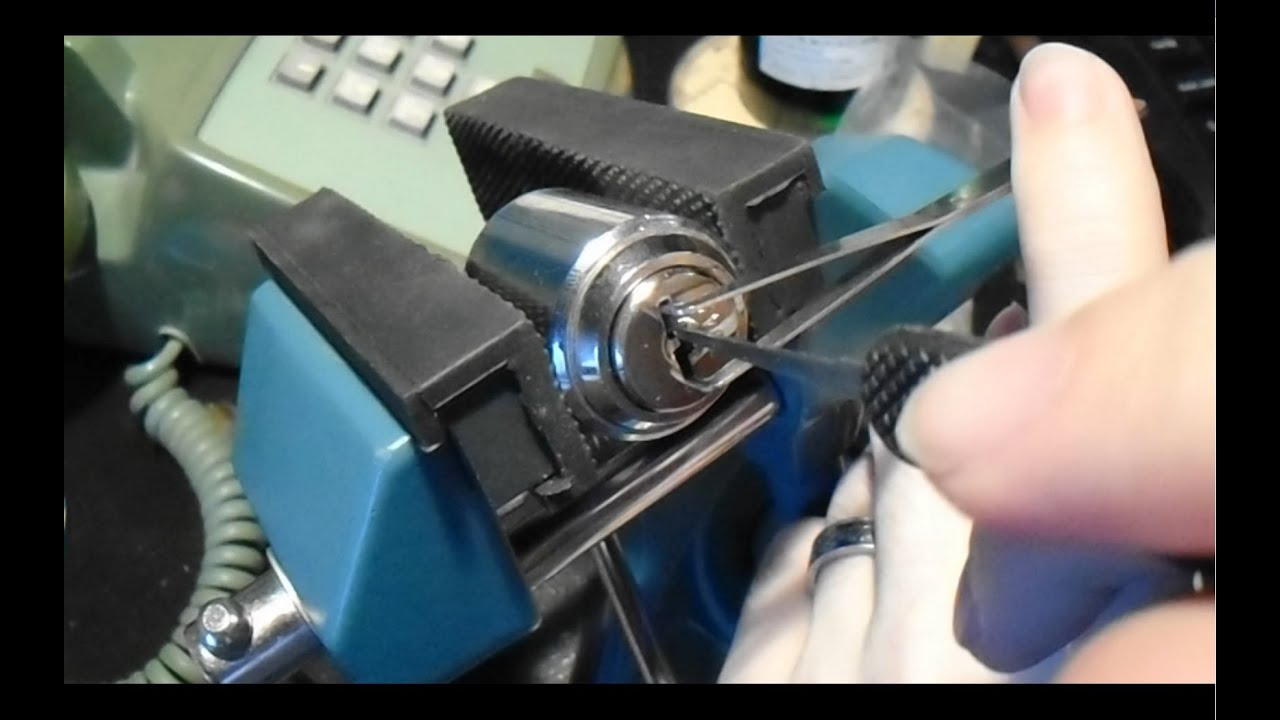 (029) Scoken Security Lock/Chicago wafer lock picked and gutted - YouTube